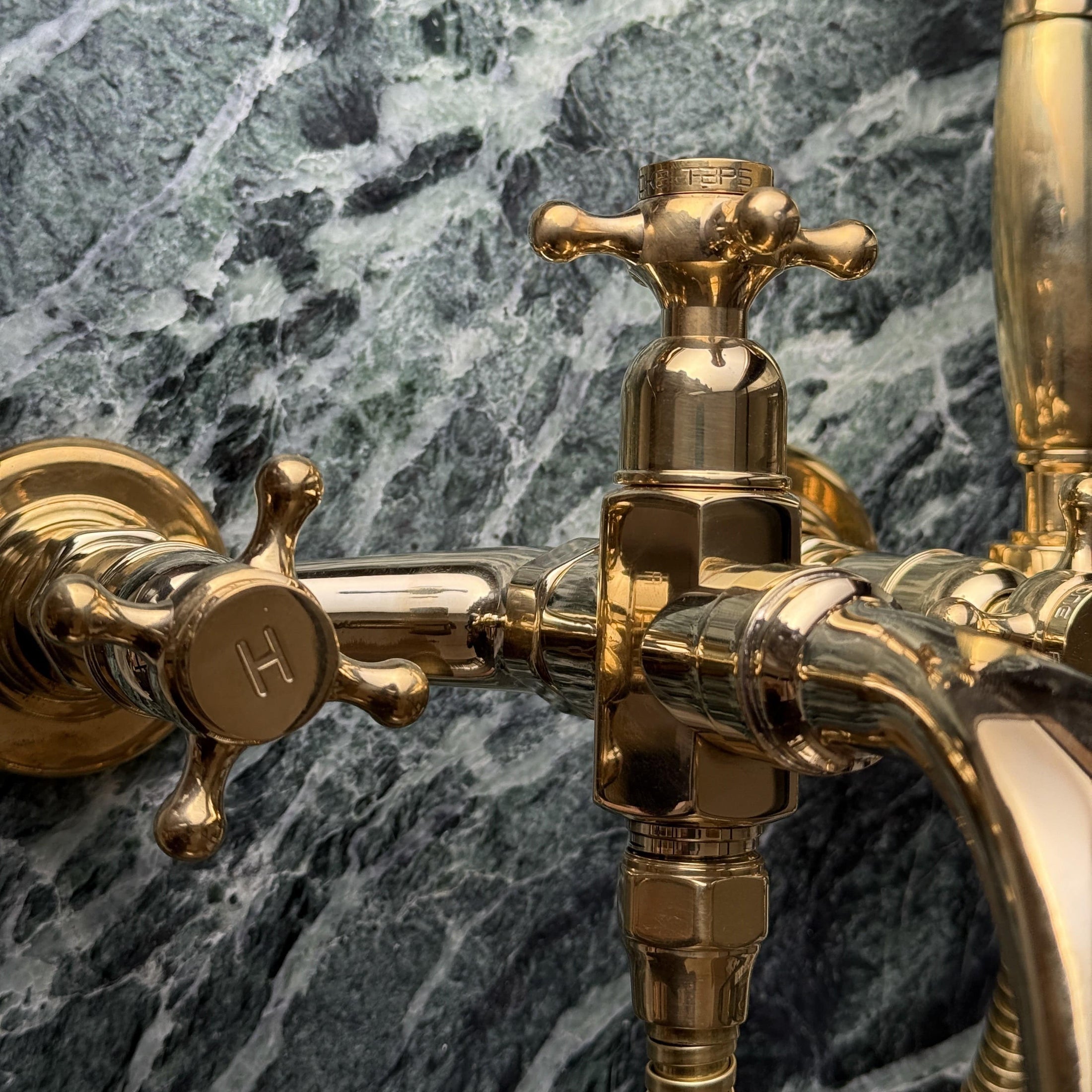 BT25+ Wall mounted bath filler with hand shower and diverter – Francone ...