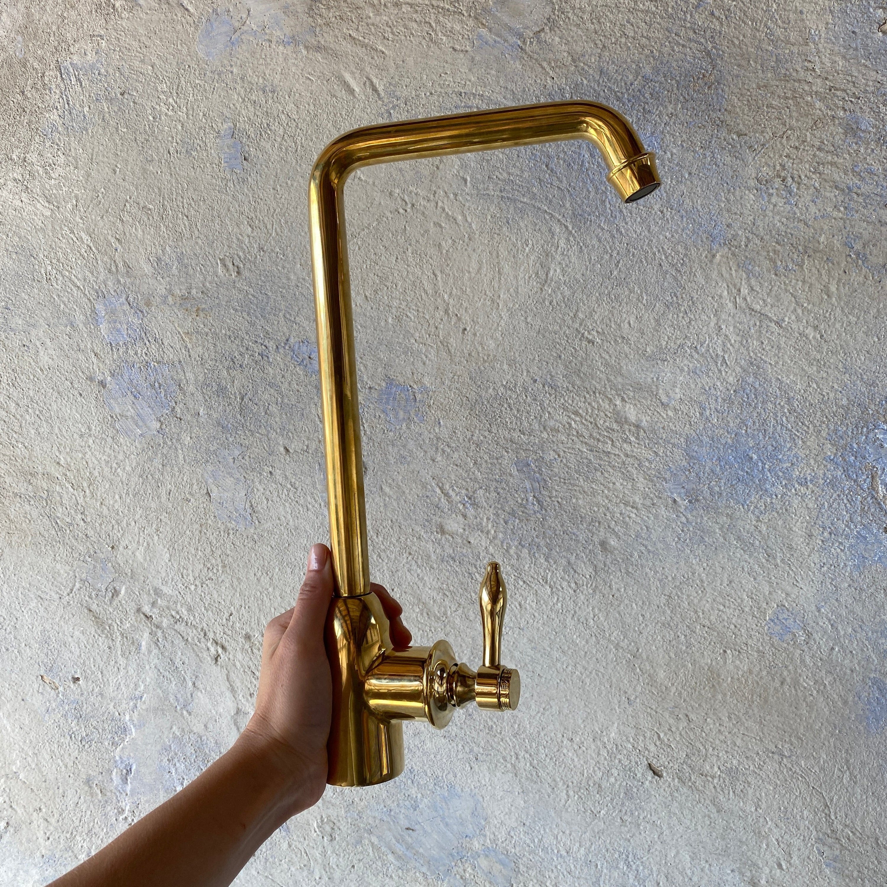 BT69 Traditional mixer tap with swivel spout – Francone Bespoke Taps