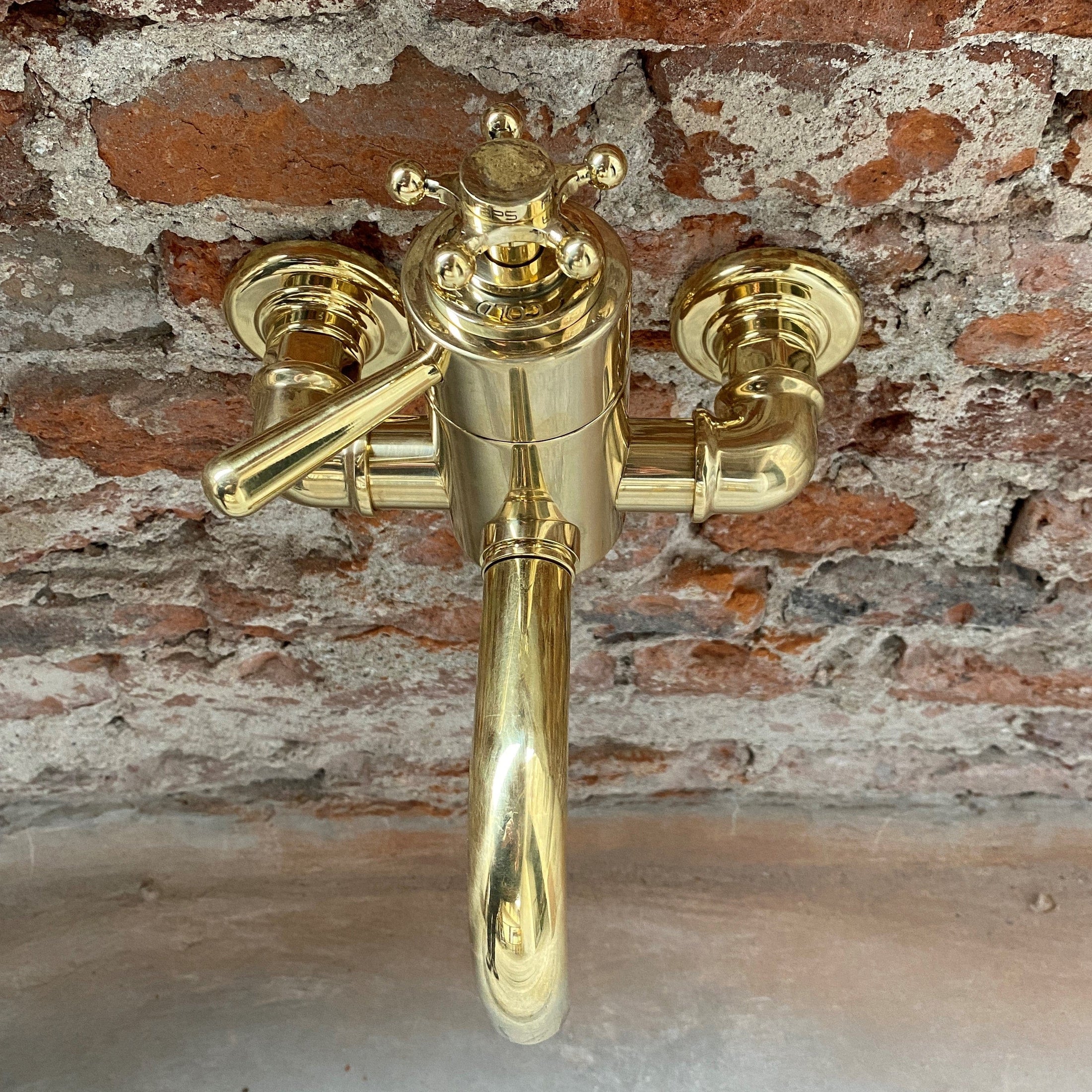 BT34T Wall mounted thermostatic tap – Francone Bespoke Taps